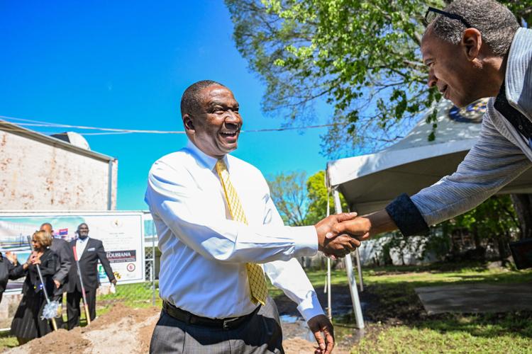 Cleo Fields raises big money to start congressional campaign | Local ...