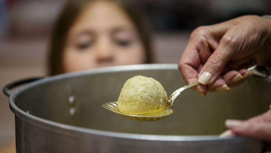 Passover seder celebrates memory, tradition and the family around the ...