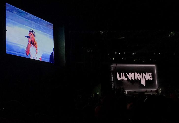 Drake makes surprise appearance at Lil Wayne's 2022 Lil WeezyAna Fest ...