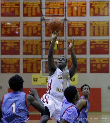 Jordan Cornish scores 30, propels Brother Martin past Rummel, 75-66 ...