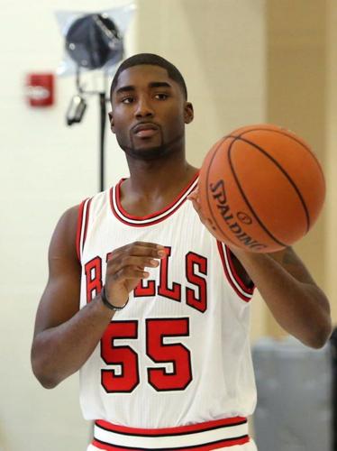 e twaun moore contract