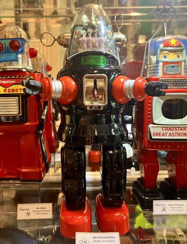 Louisiana's Kevin Hardy collects antique tin toy robots | Entertainment ...