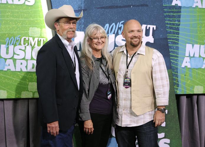 CMT Music Awards 2015: They wore that? Fashions and photos from the red ...