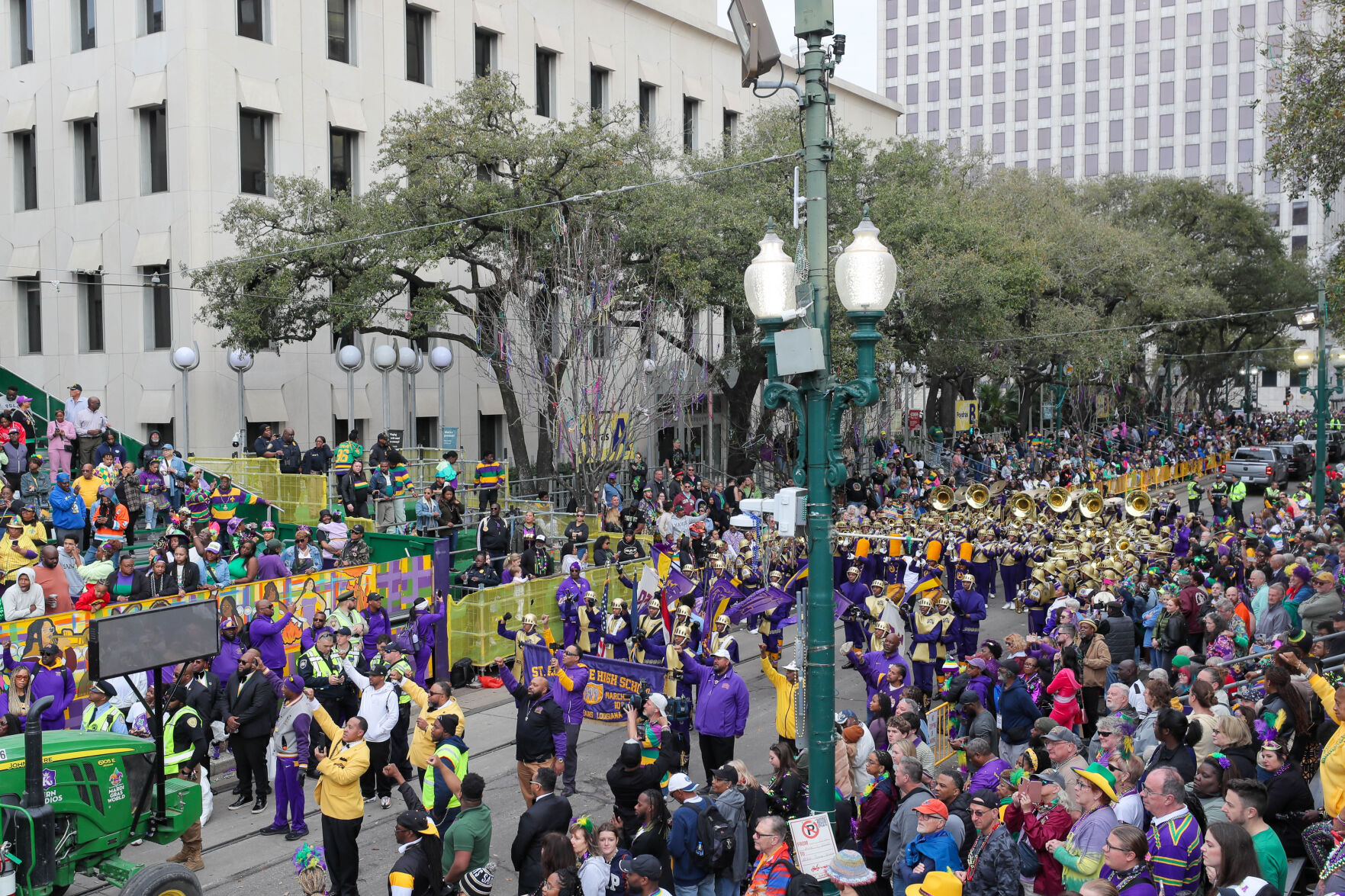 St. Aug Marching 100 surprises Zulu king with performance | Mardigras ...