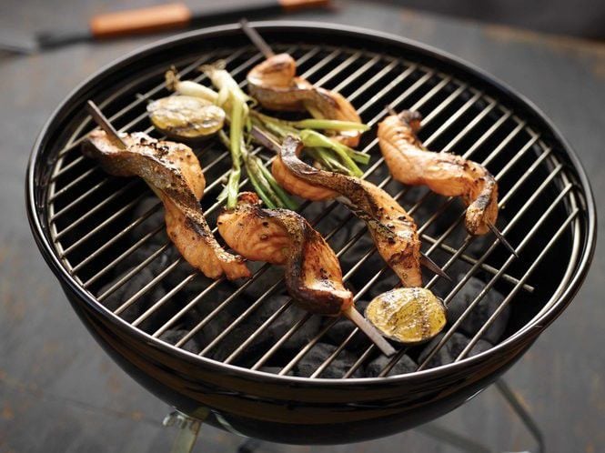 A twist to Labor Day grilling party menus, from cocktails to dessert ...