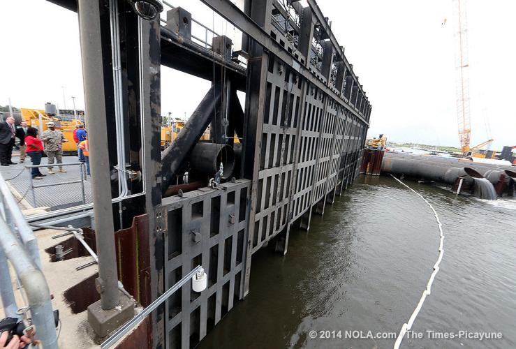 New Orleans area hurricane levee system: New Orleans drainage canals ...
