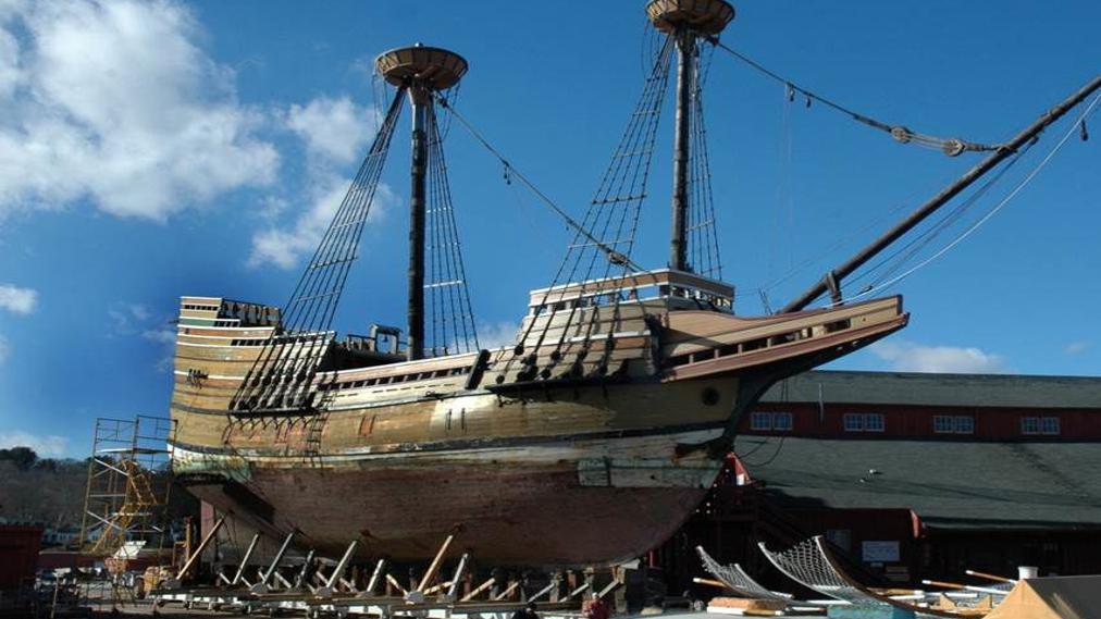 mayflower ship size