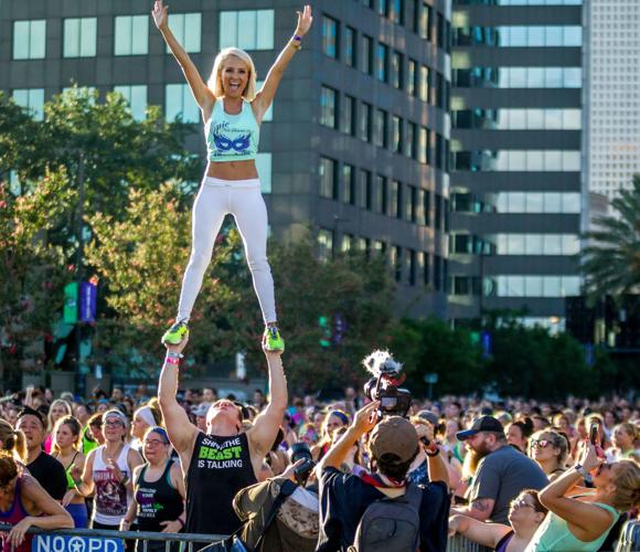 Photos: Rise & grind: 20,000 get active at the Mercedes-Benz Superdome ...