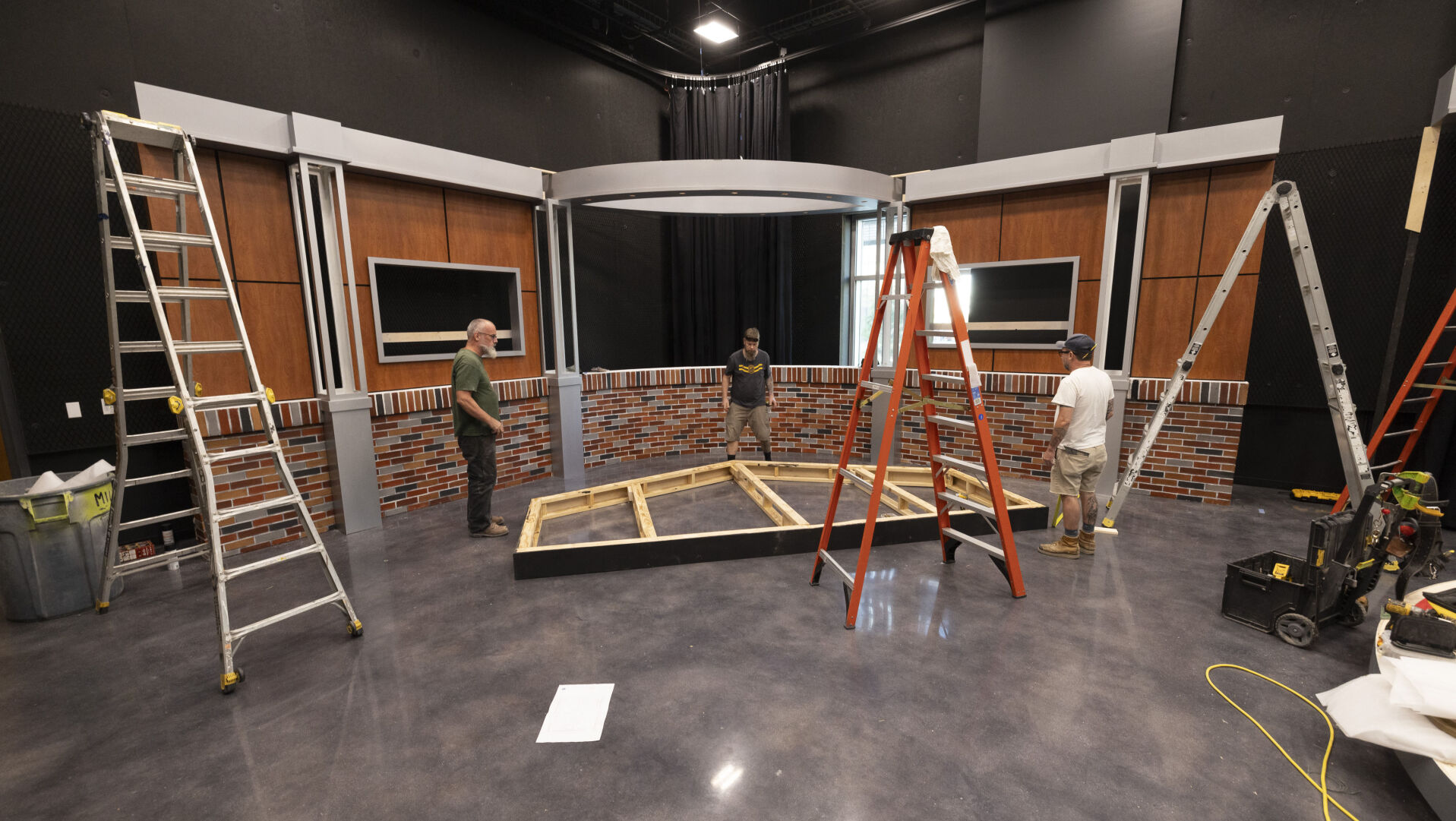 lt robinroberts_broadast_media_center_studio.jpg | | nola.com