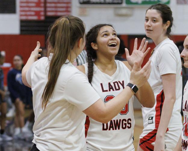 Brooklynne Callahan hits 1,000 points as Fontainebleau cruises to ...