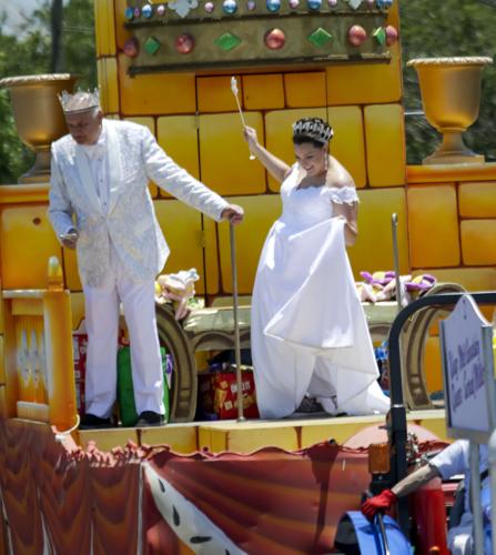 Carnival comes to Harahan in May; thousands attend parade under warm ...