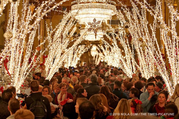 The Roosevelt Hotel illuminates its traditional holiday display: See ...