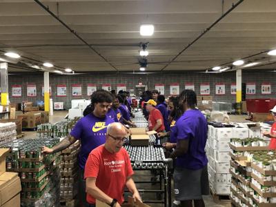 LSU football players help at Baton Rouge Food Bank | LSU | nola.com