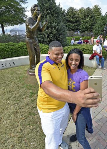 Houses divided: LSU fans with Alabama relatives celebrate game day with ...