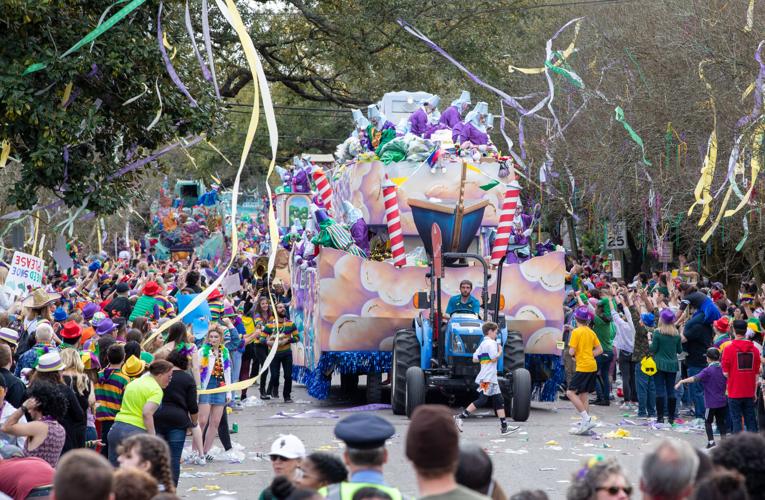 Two Krewe of Thoth riders hospitalized after falling off floats during ...