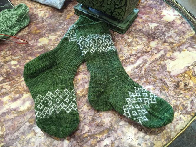 Destrehan woman 'socks it out' for charity with speed-knitting ...