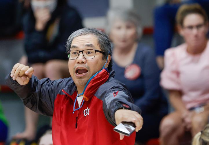 Sacred Heart’s Cami Davis, Gigi Gibbens score key points in volleyball ...