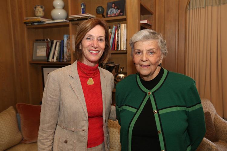 Morris and Cathy Bart host University of Texas President Bill Powers at ...