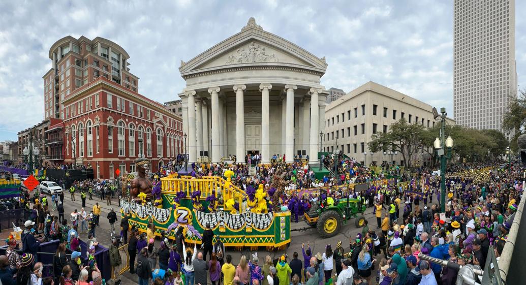 St. Aug Marching 100 surprises Zulu king with performance | Mardigras ...