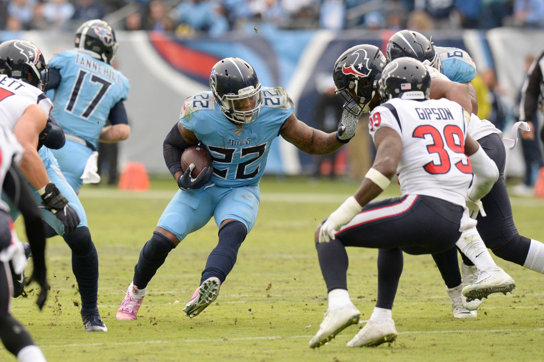 Titans running back Derrick Henry downgraded to questionable for Sunday ...