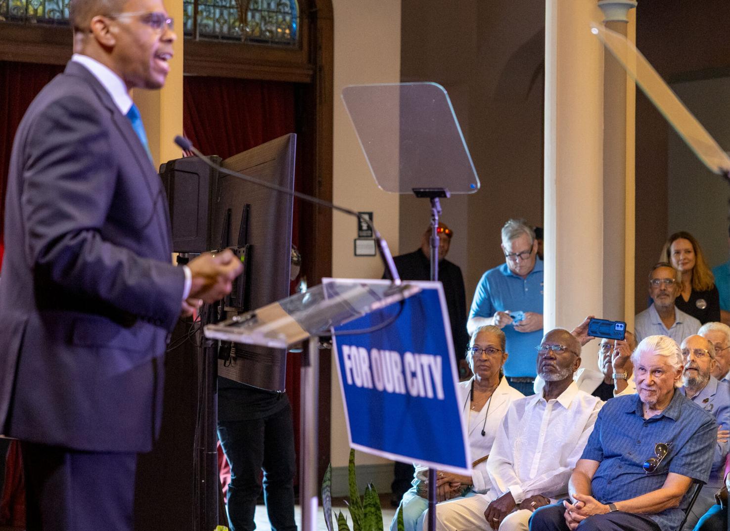 Arthur Hunter exits NO mayor race, endorses Royce Duplessis | Local ...