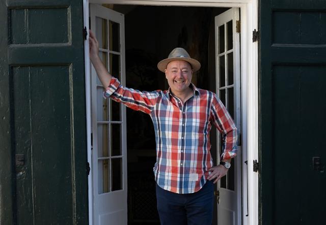 Embracing Quarter life, an ex-New Yorker enlivens his 1824 cottage with ...