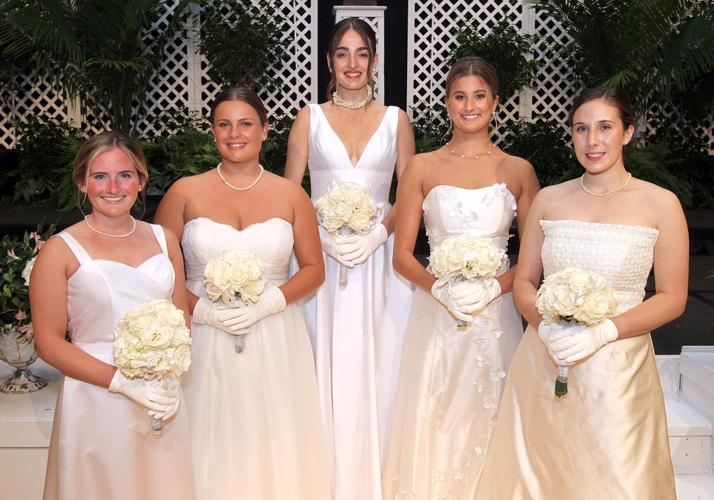 Nell Nolan: 25 young women presented at Le Début 2023 | Parties/Society ...