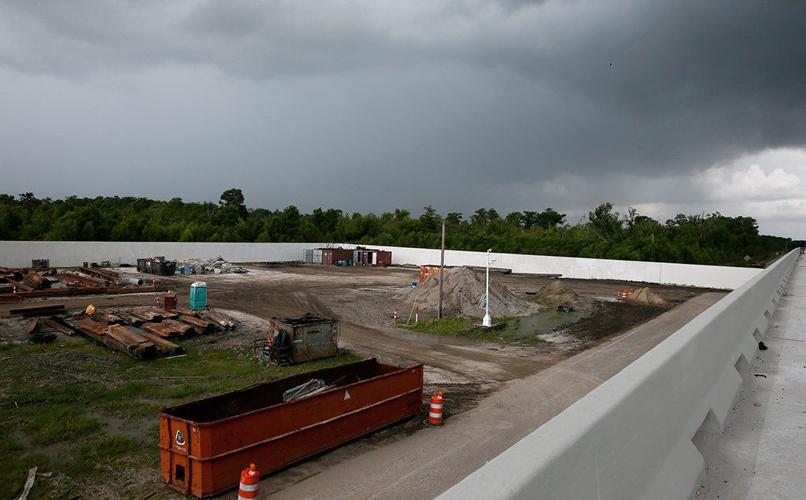 New Orleans area hurricane levee system: Mississippi River to Lake ...