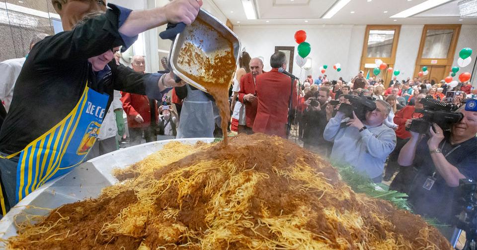 "World’s Largest Pasta Dish" is devoured by Italian American St Joseph ...