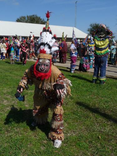 Herb Roe doesn't just paint Mardi Gras scenes, he lives them | | nola.com