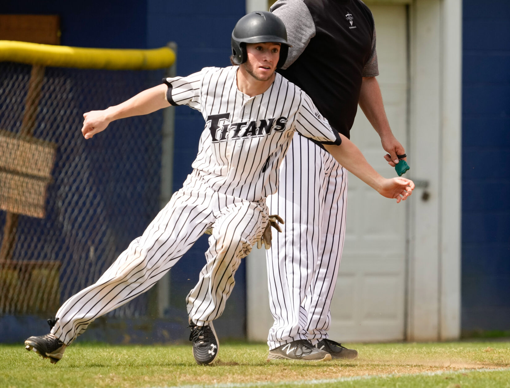 Lakeshore baseball 'playing the right way' as district play opens this ...