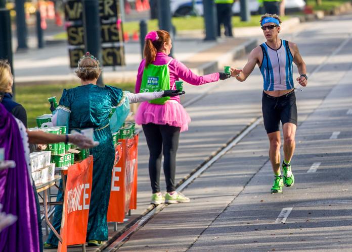 Photos: Thousands of runners rock their way to finish line at Rock 'n ...