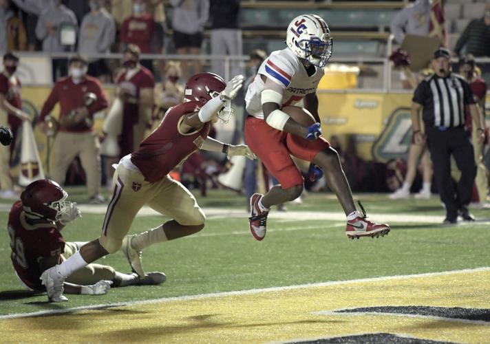 Jaylon Spears carries Brother Martin to district title-clinching win ...