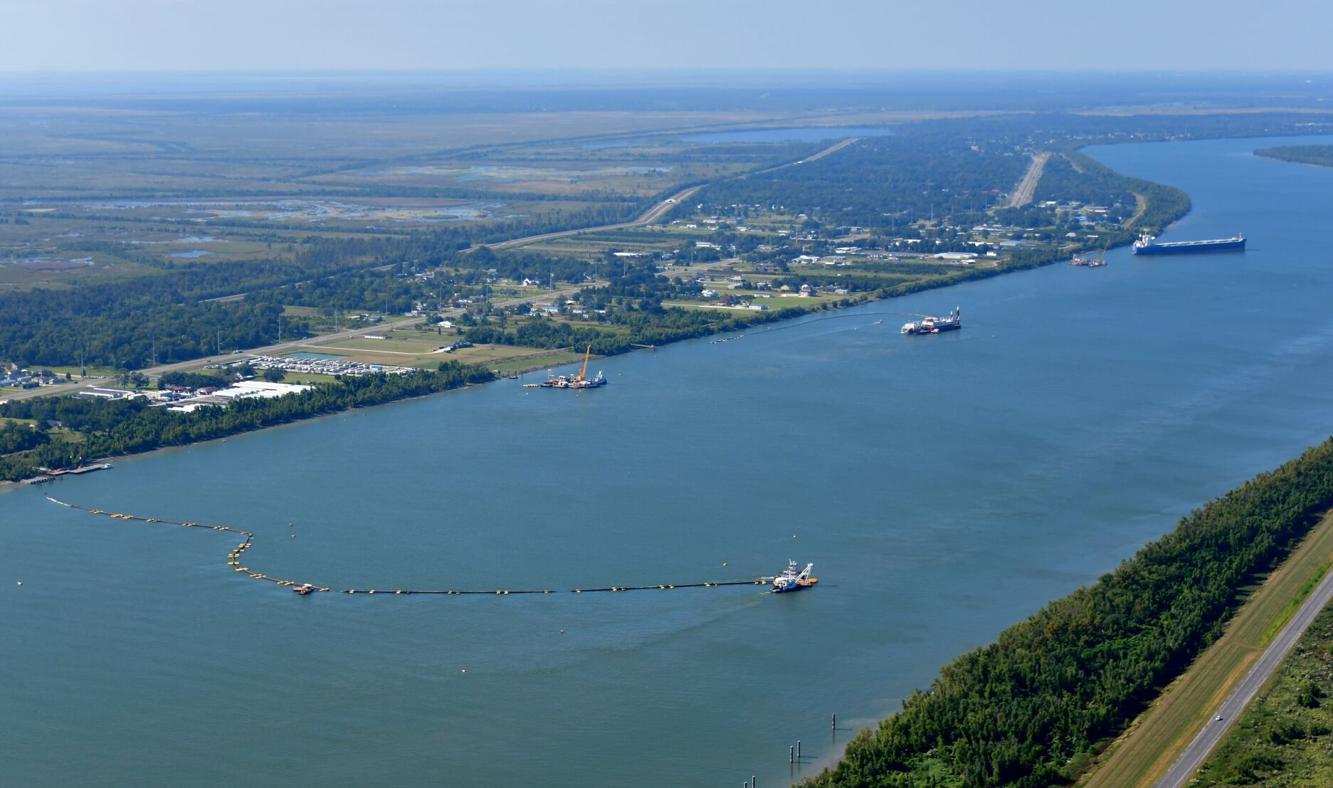 Work begins on Mississippi River underwater levee to block saltwater ...