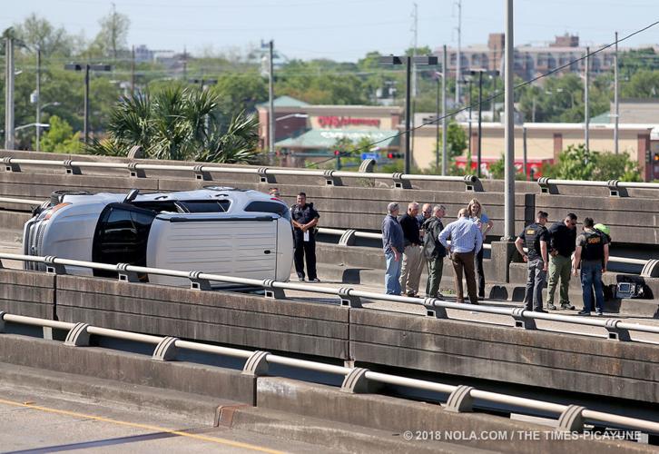 JPSO vehicle flips onto side during pursuit | Traffic | nola.com