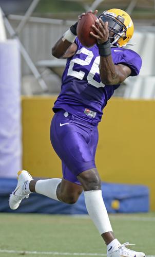 Photos: LSU football gets into rhythm with drills during preseason ...
