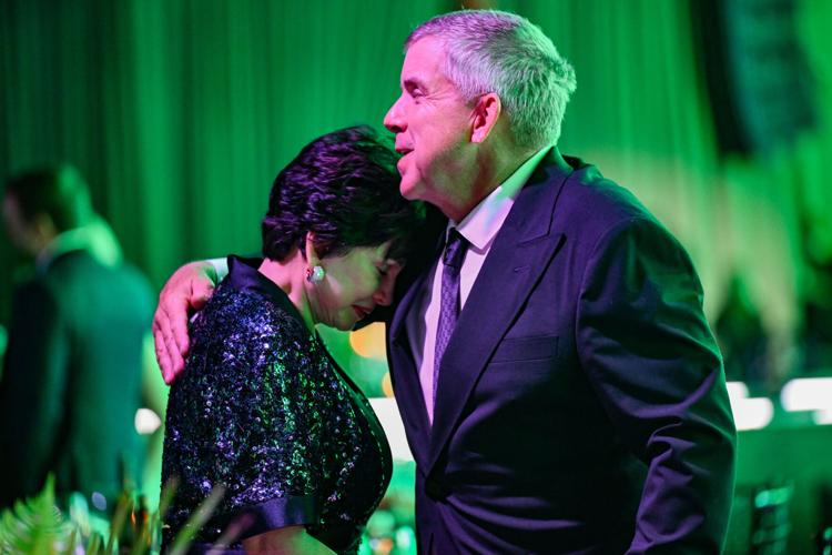 Lady Gaga, Tom Brady, Gayle Benson honor attack victims | Super Bowl ...