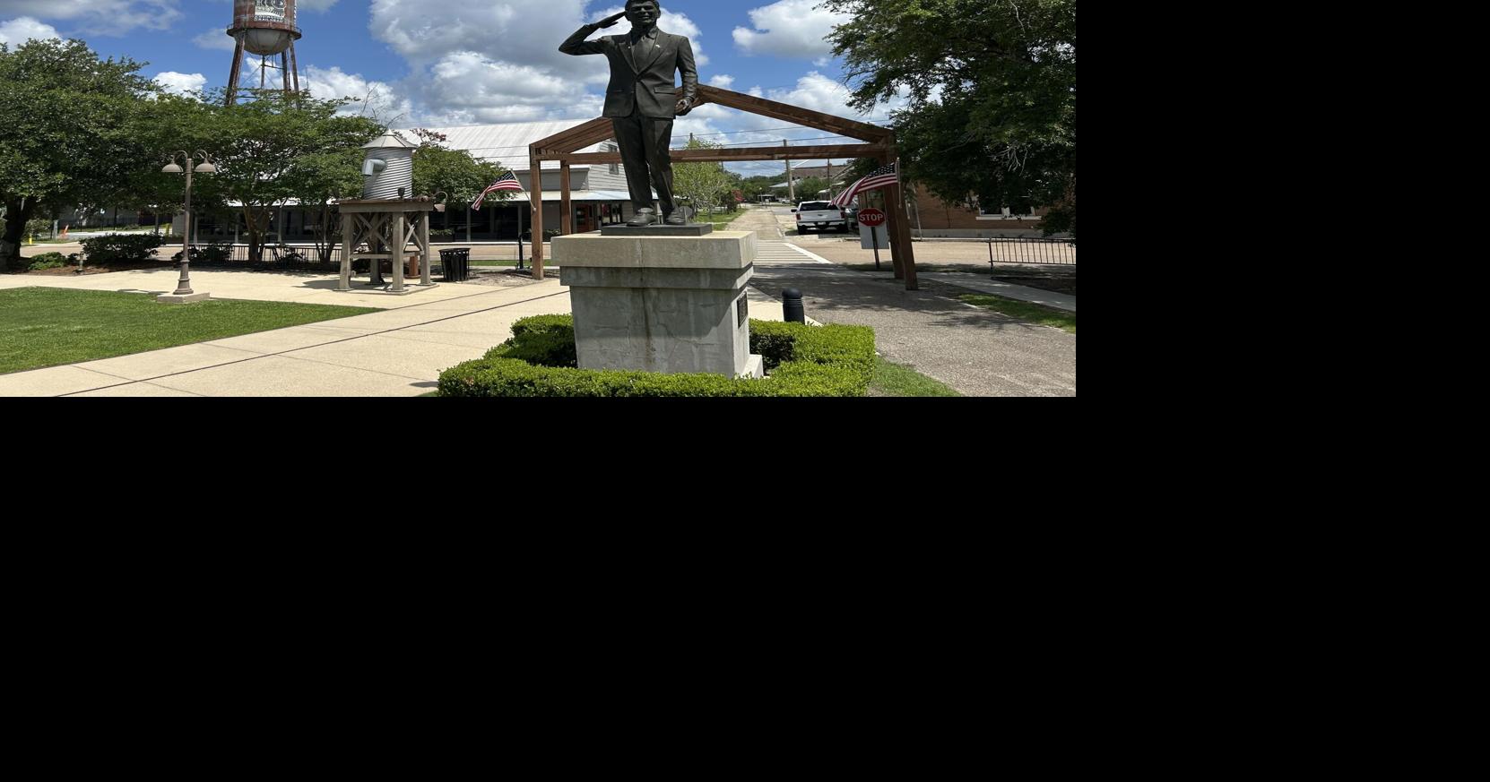 Why does Covington, LA have the largest Reagan statue in US ...