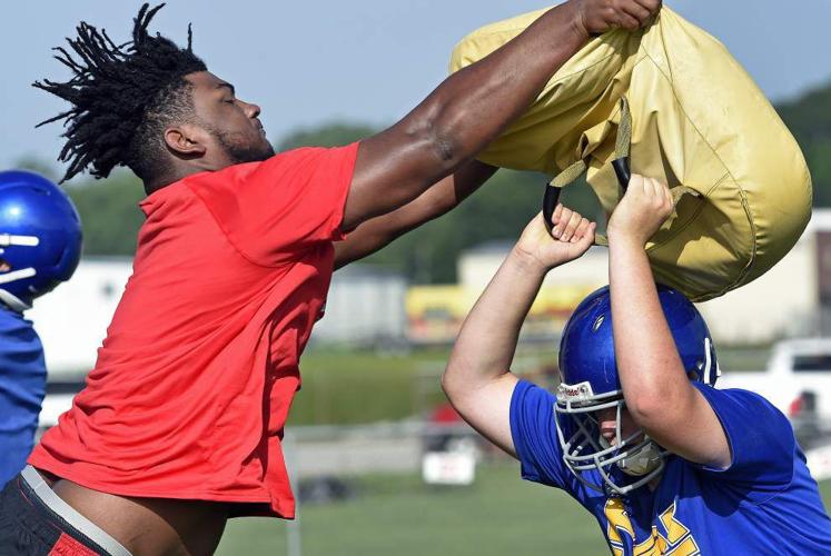 Former U-High lineman Adrian Ealy making big push at East Ascension ...