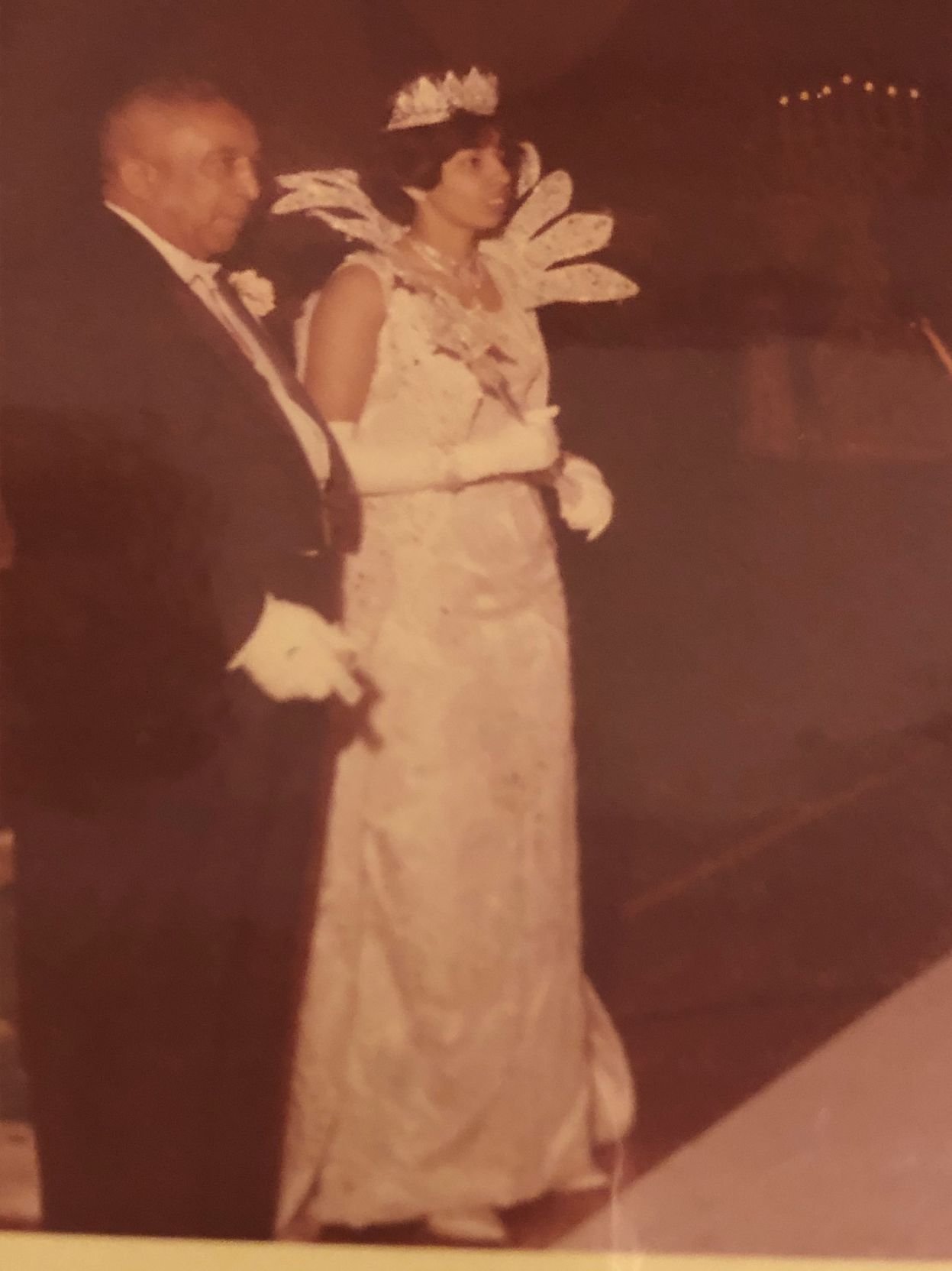 Original Illinois Club celebrates 125 years of preparing young women ...