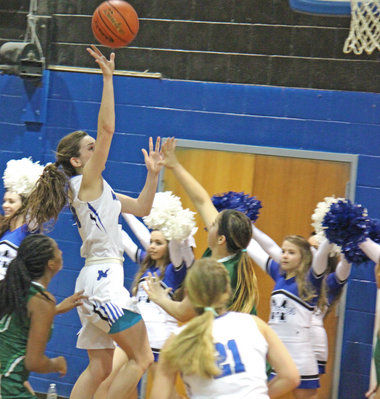 Elise Reilly, Mandeville roll to 21-0 in 27-point win over Slidell ...