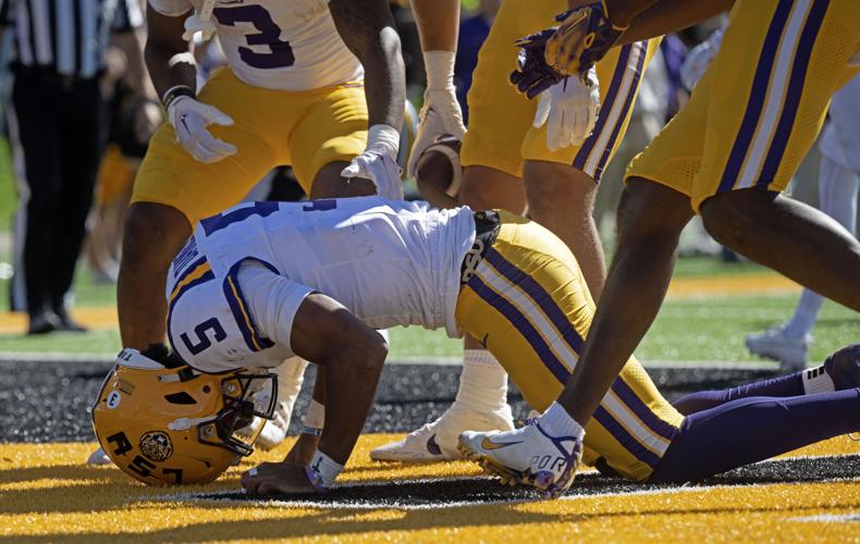 Injury update on LSU QB Jayden Daniels after Missouri win | LSU | nola.com