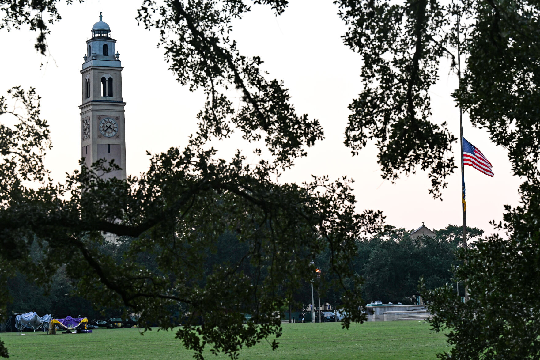 LSU pays tribute to Charlie Kirk, school shooting victims | LSU | nola.com