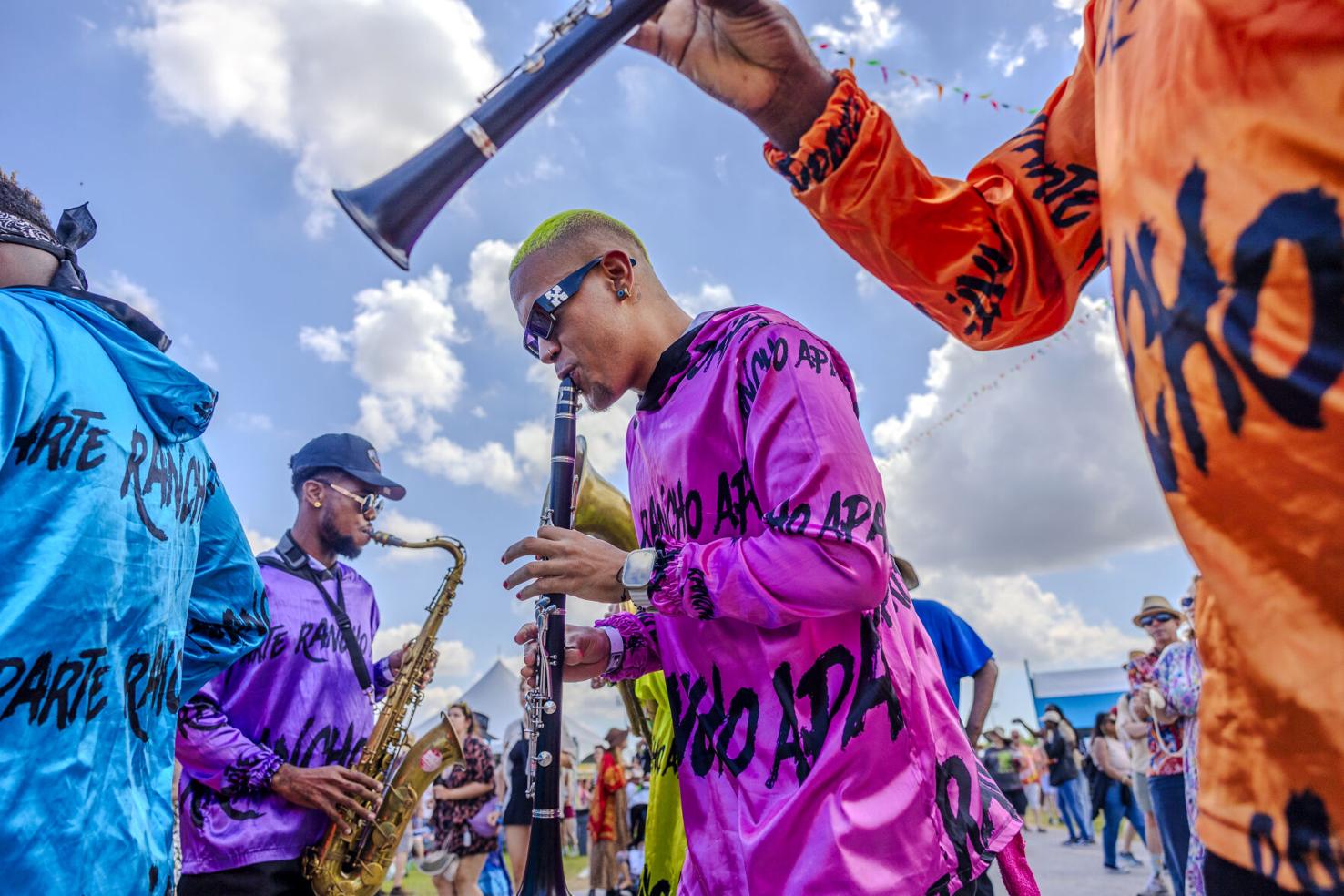 Sun shines on the first day of Jazz Fest | Photos | nola.com