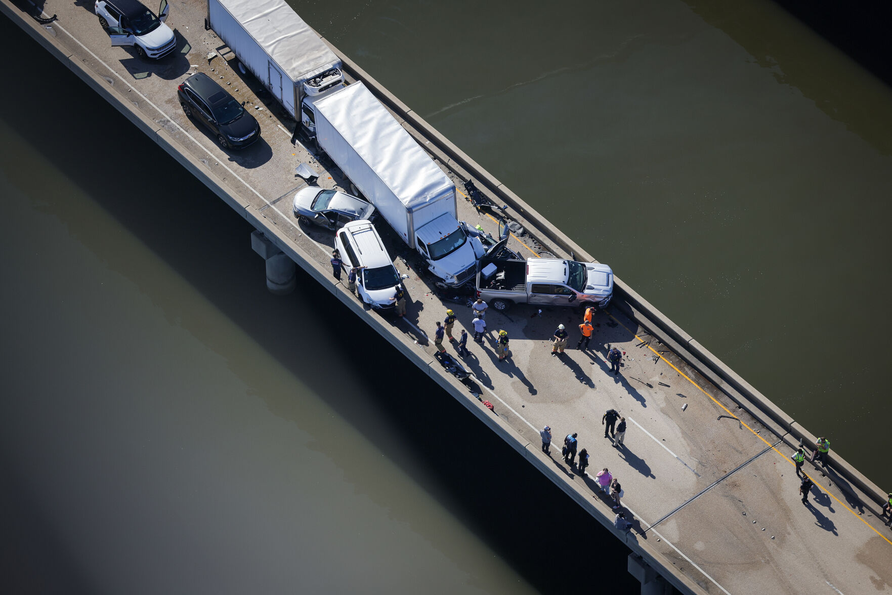 See aerial photos of Causeway bridge wreck in New Orleans LA | News ...