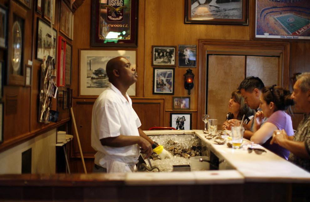 Pascal’s Manale Restaurant, century-old New Orleans classic, sold to ...