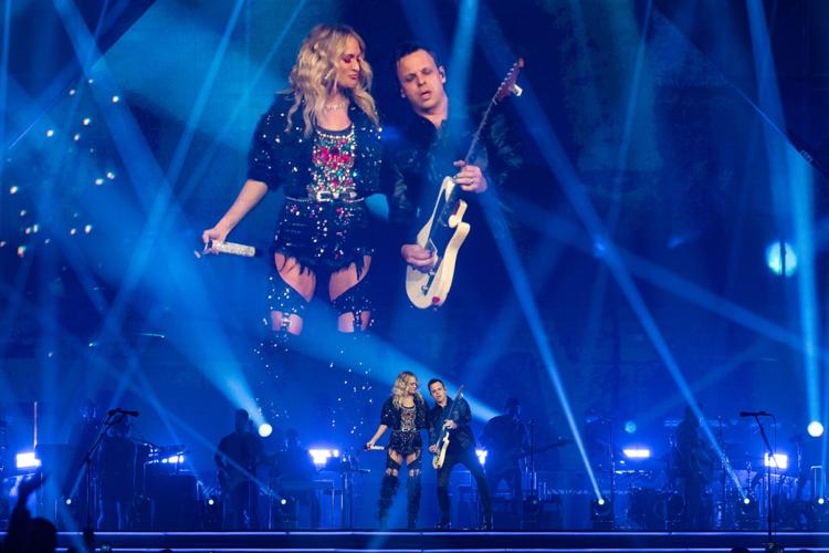 Between LSU chants, Carrie Underwood was a big-voiced good girl/bad ...