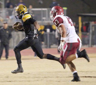 No. 4 Destrehan dishes out shellacking to No. 20 East St. John in Class ...