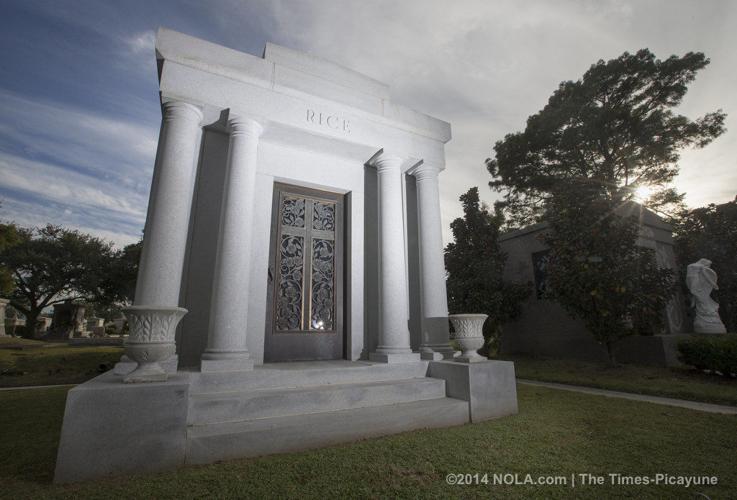 Grave thoughts: An artist finds inspiration at her family's neo ...
