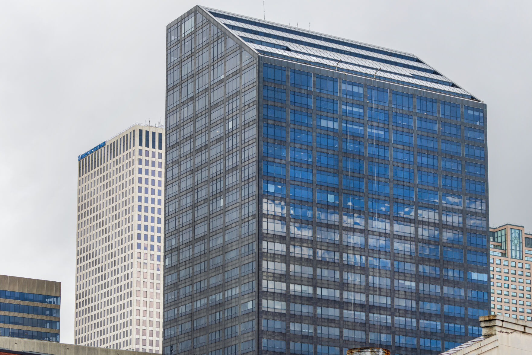 New Orleans’ tallest tower faces reinvention as Shell leaves | Business ...